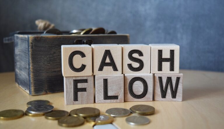 How to Reduce Late Payments and Improve Your Cash Flow - Recon Bookkeeping